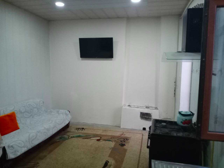 Аренда; 6 сотих ер, 5 хонадан иборат участка, узини узи бокади sh 260