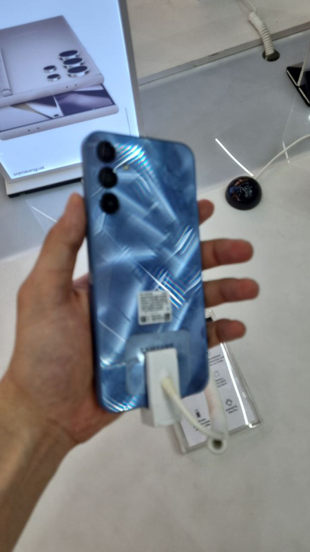 Samsung A15 Barcha ranglari bor