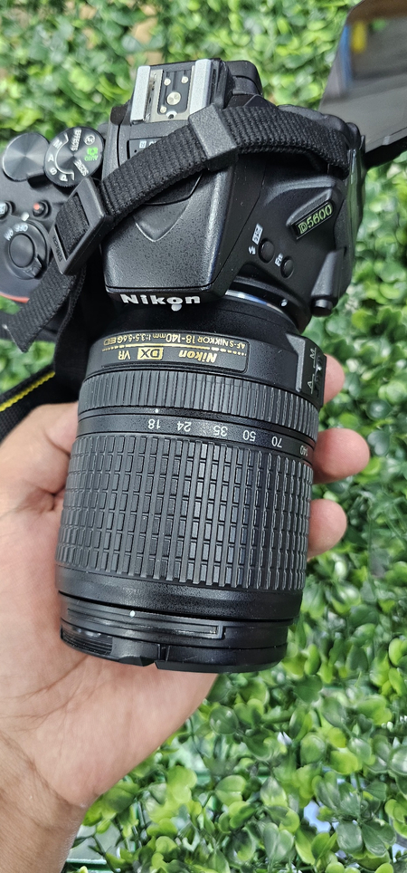 Canon eos 1300D /18-55 kak noviy garantiya yest