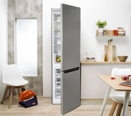 Холодильник Indesit
