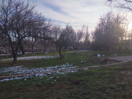 12 sotiq yer sotiladi qushimcha 5 sotixi xam bor