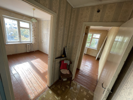 ул. Лутфи.     2/4/5.     Кирпич.    40 м2.