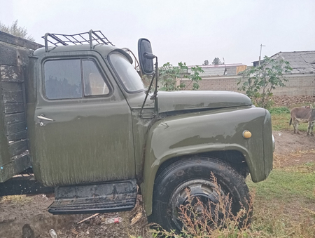 Gaz 52 srochna sotiladi bez dakement