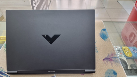 HP Victus ryzen 5 7535HS/DDR5 8GB/512GB SSD/RTX 2050 4GB