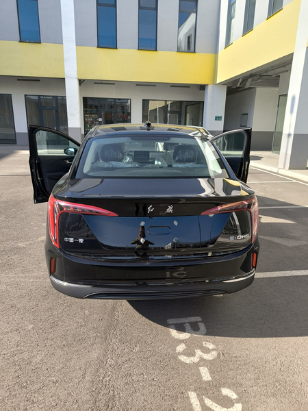 HONGQI E-QM 5 2024 \\nАккумулятор сиғими - 60 kWh Масофа захираси - 450