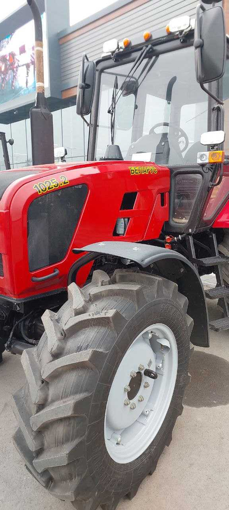 Traktor MTZ Belorus 1025.2 с кондиционером