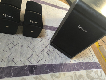 Продам сабвуфер звоните