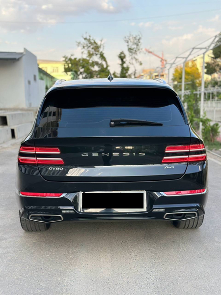 Автомобиль Genesis GV80