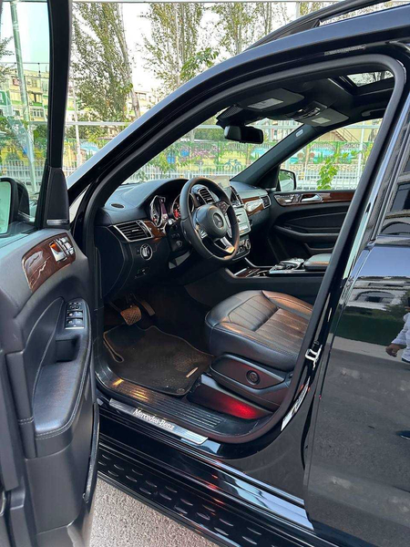 Автомобиль Mercedes-Benz GLS 450 4Matic
