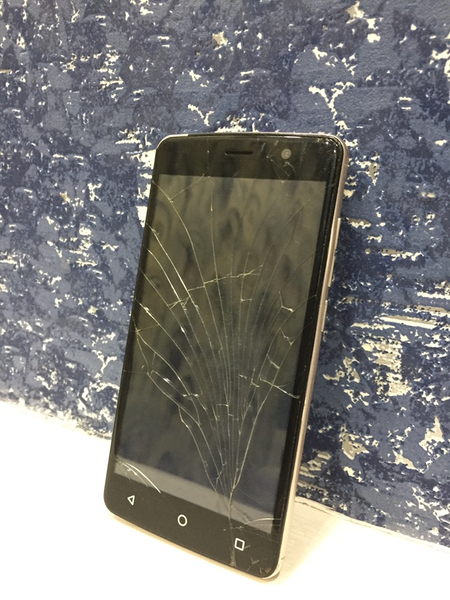 Dexp Ixion ES750