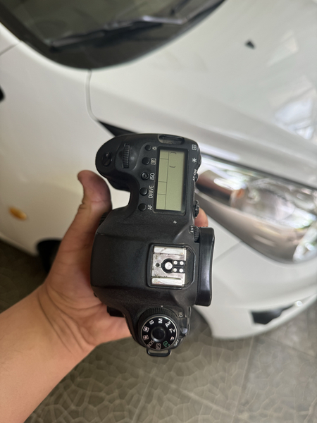 Canon 6D body Sotiladi