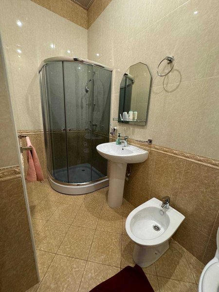 Сдается шикарный дом в Яккасарайском  районе. 2.5 сотки 3х уровневой