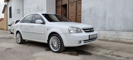 Lasetti 1.6 aftamat xolati  ideal yili 2012