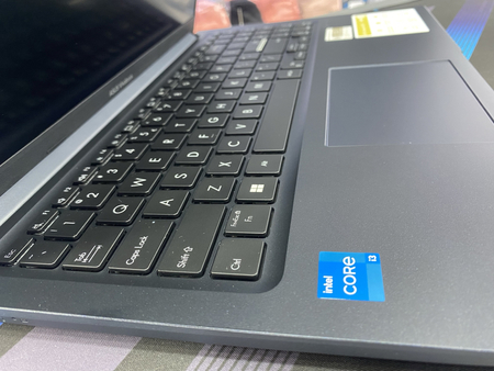Asus Vivabook i3
