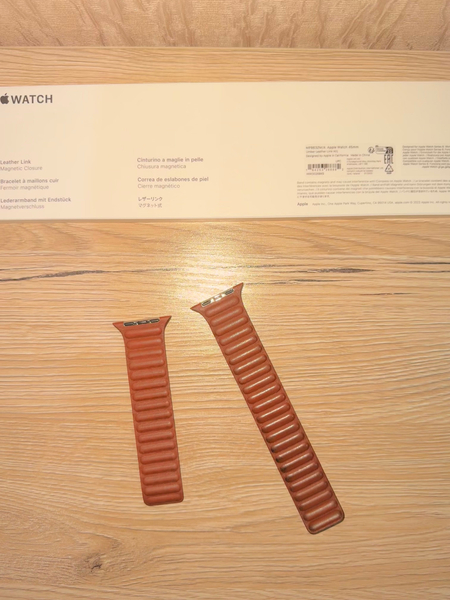 Apple Watch 8 45mm Gold Stainless Steel