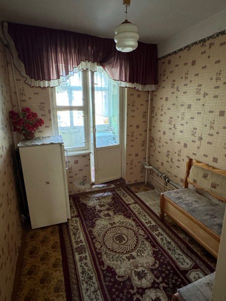 СРОЧНО..!3 хоналик кв сотилади. Меморлар 13 а. Ширин автосалон оркаси.