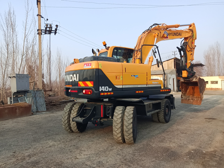 Ekiskavator Hyundai 140w