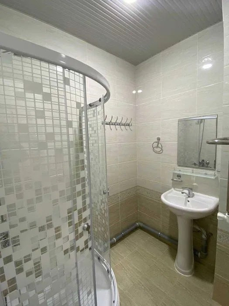 400$ 2 hona 2 etaj