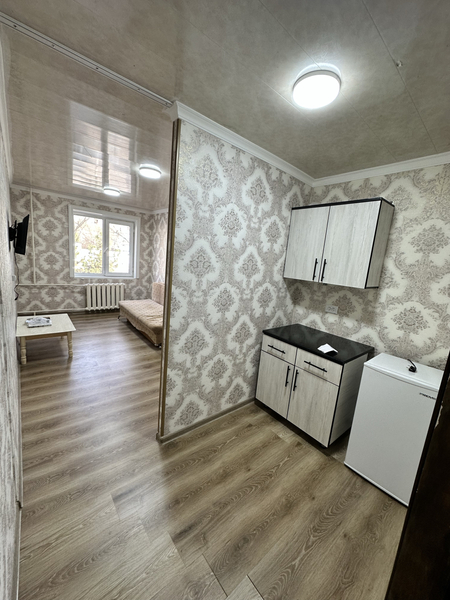 Продается квартира 1 комнатная с ремонтам (малосемейка)