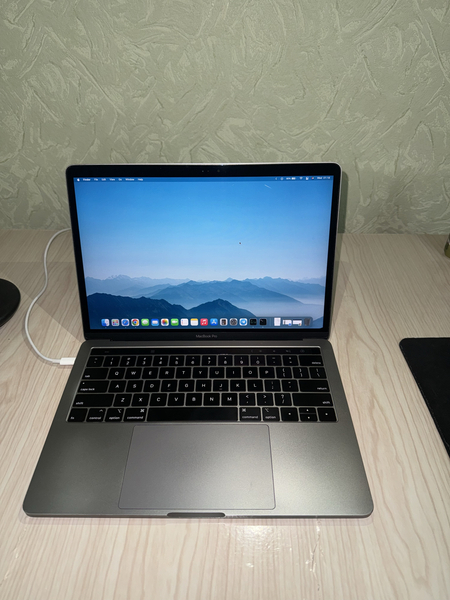 Macbook Pro 2019 8/128