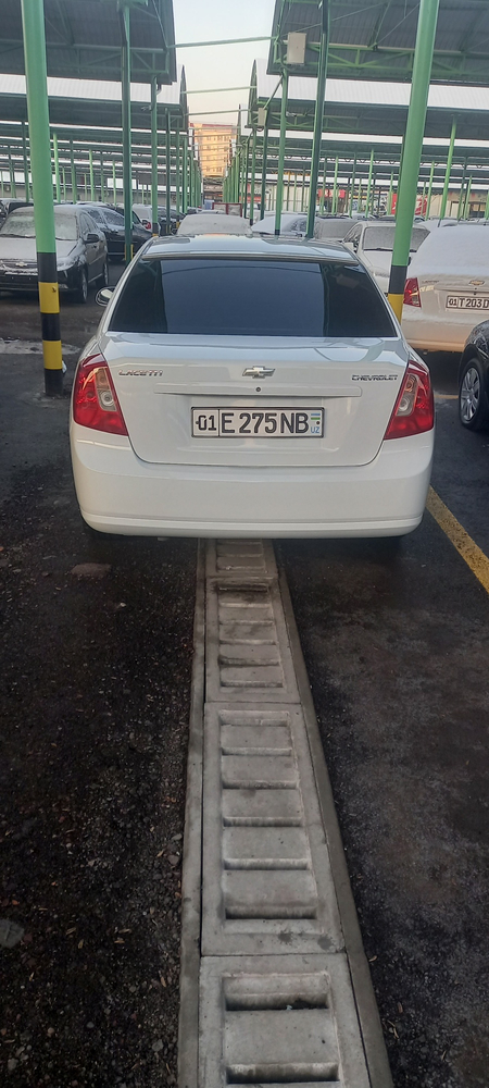 Lacetti 2009 sotiladi avtamat