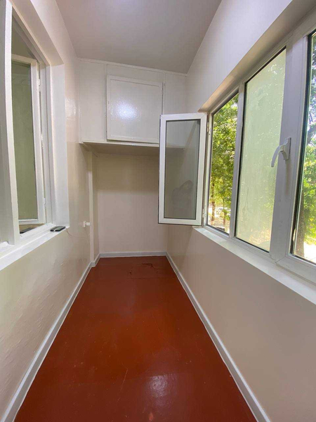 Продается 3-ех комнатная 75m2 74.000$ ориентир метро чиланзар.ZA010