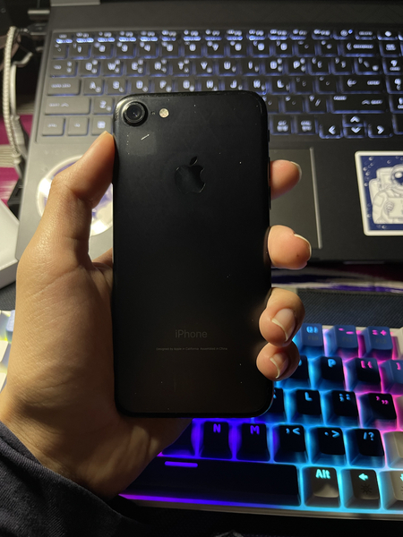 Iphone 7 срочно продается