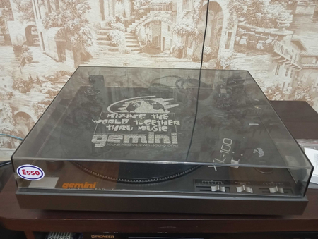 Продам проигрыватель винил дисков GEMINI model XL 100.