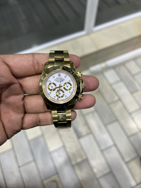 ROLEX soat sotilvoti holati yaxshi ishlashlari yaxshi