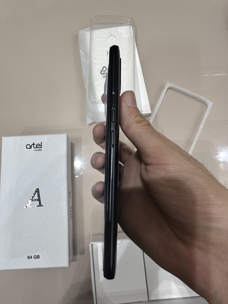 Смартфон Artel air, новый