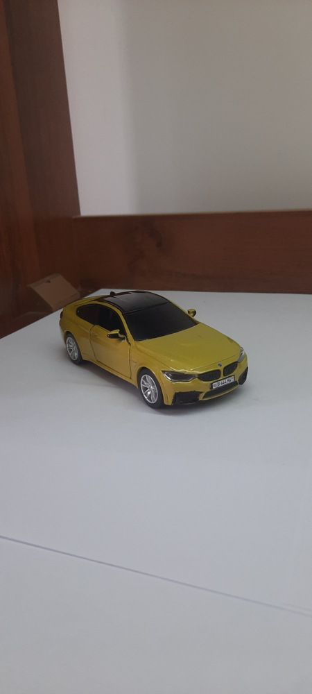 Продается модель машинки BMW M4