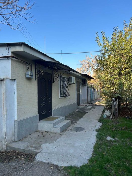 Домик 2 комнаты. 53м2. Улица Фитрата. На против Мирабадского РОВД