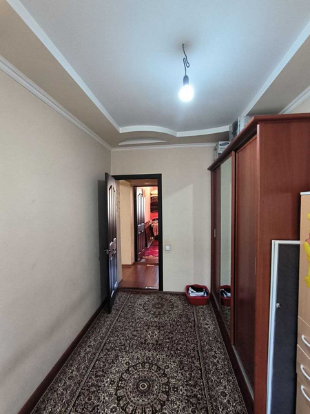 Sotiladi 4 xona kv Parkent bozori Продается 4 ком кв на Паркентском
