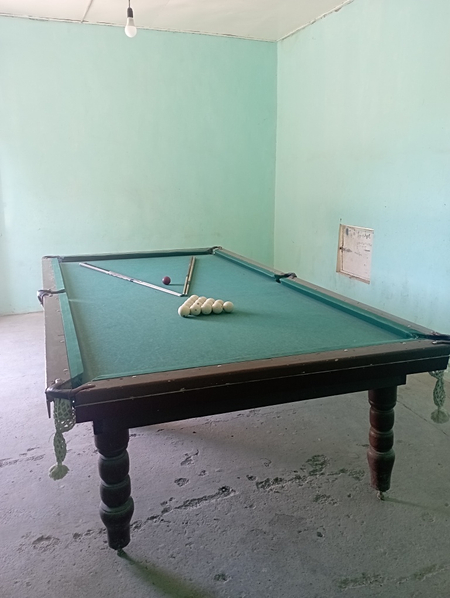 Billiard stoli sotiladi komplekt holatda