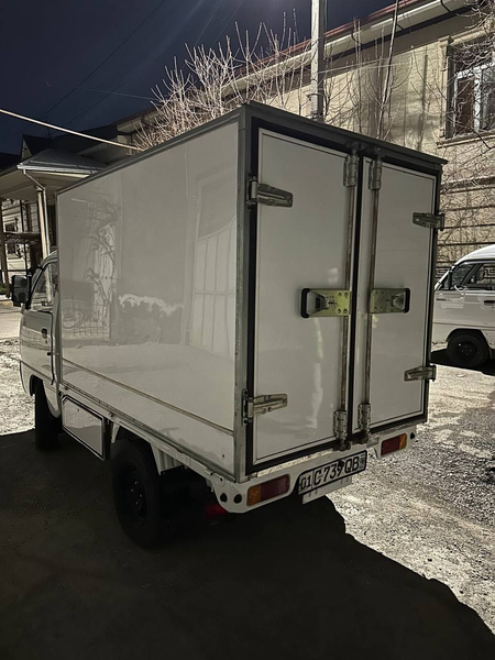 Labi uzavto yuk mashina
