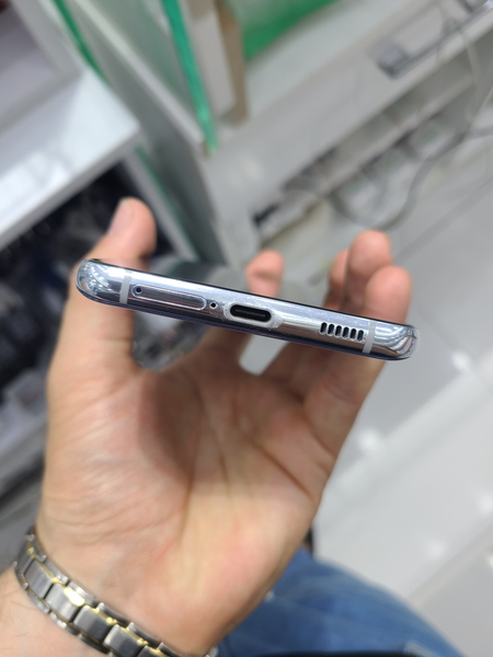 Срочно Samsung S10 plus 5G 256gb телефон отличном состоянии