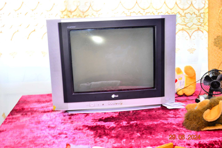 Оzbek tilini bilmayman - 2 телевизора LG + 2 тарелки с тюнером