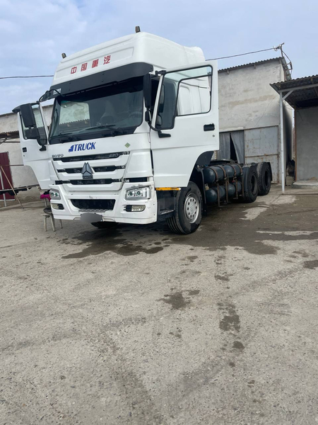 Howo a6 Srochno sotiladi