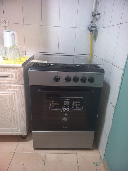 Artel gaz plita sotiladi, yangi