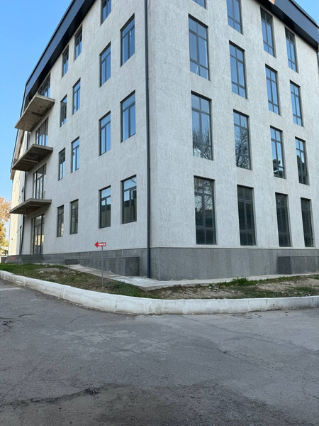 Продаётся отдельно-стоящее здание,  3300 мкв, Алмазарский р-н