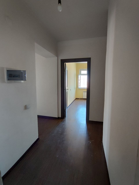 ! Sergeli 3 A 3 xona srochno sotiladi 7 etaj