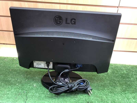 20 Монитор LG Flatron W2043S, 1600x900, 75 Гц