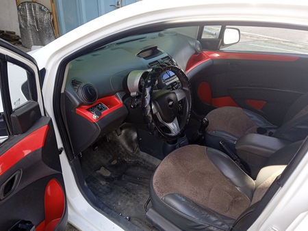 Spark m/t 2010y sotiladi