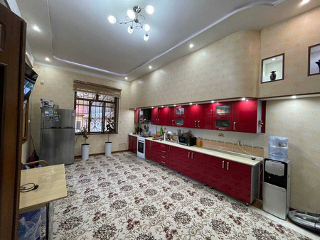 Hovli sotiladi. Продается коттедж