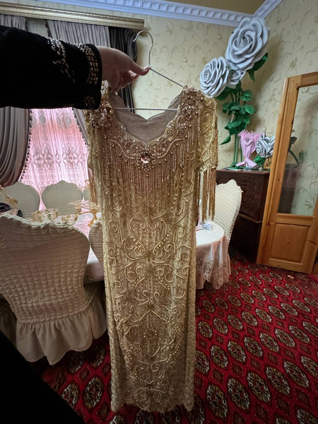 Sariq uzun koʻylak