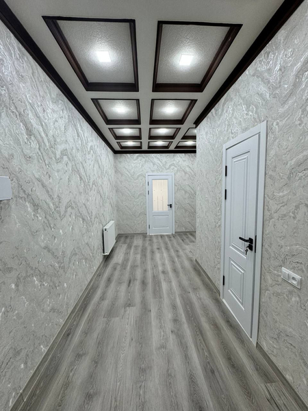 3 xonalik 3 etaj Gor balitsa Krasni kirpich 102 kv 65000