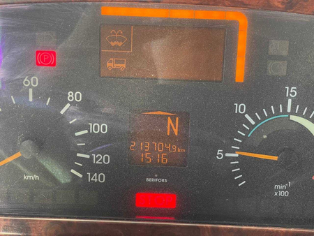 Срочно сотилади. Mersedes Actros 2002 год