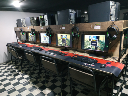 Game Club sotiladi. Moshinaga bartr bor.