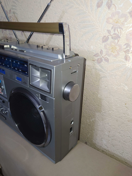 Victor (JVC) M70