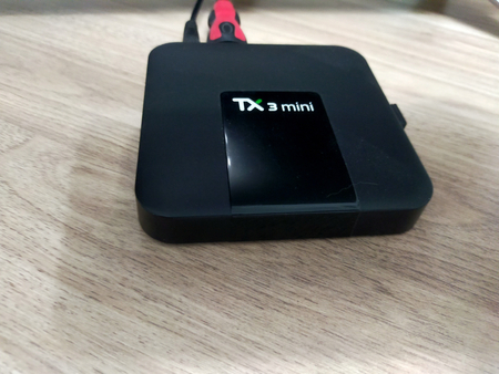 Продается телевизор в идеальном состоянии с приставкой TV Smart box